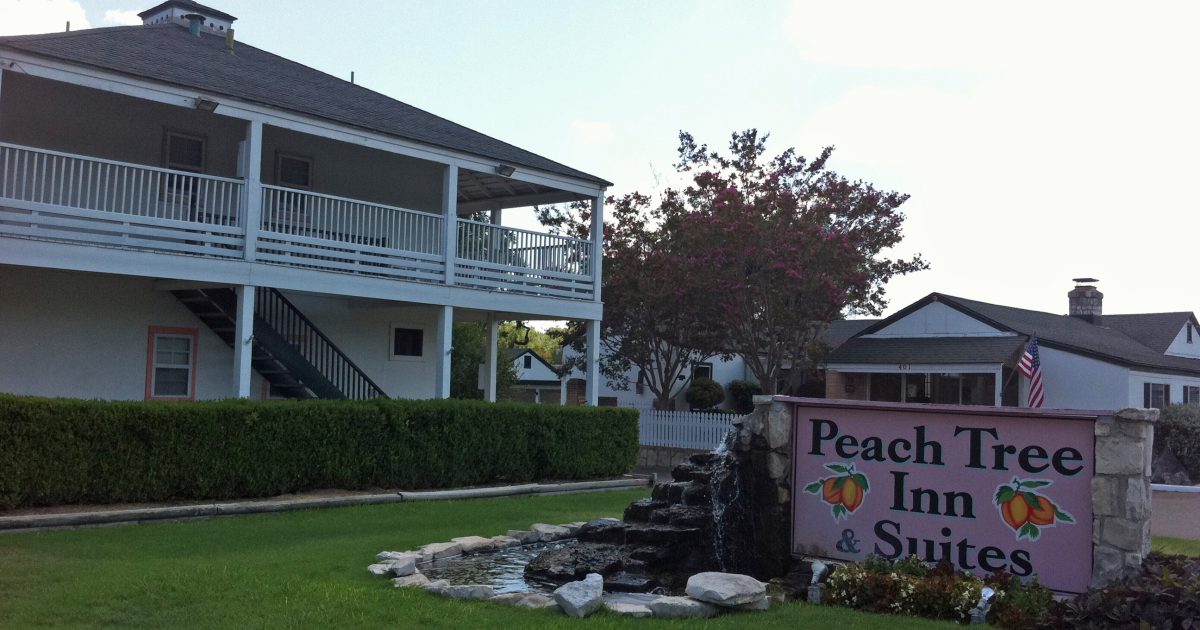 Peach Tree Inn & Suites | Visit Fredericksburg